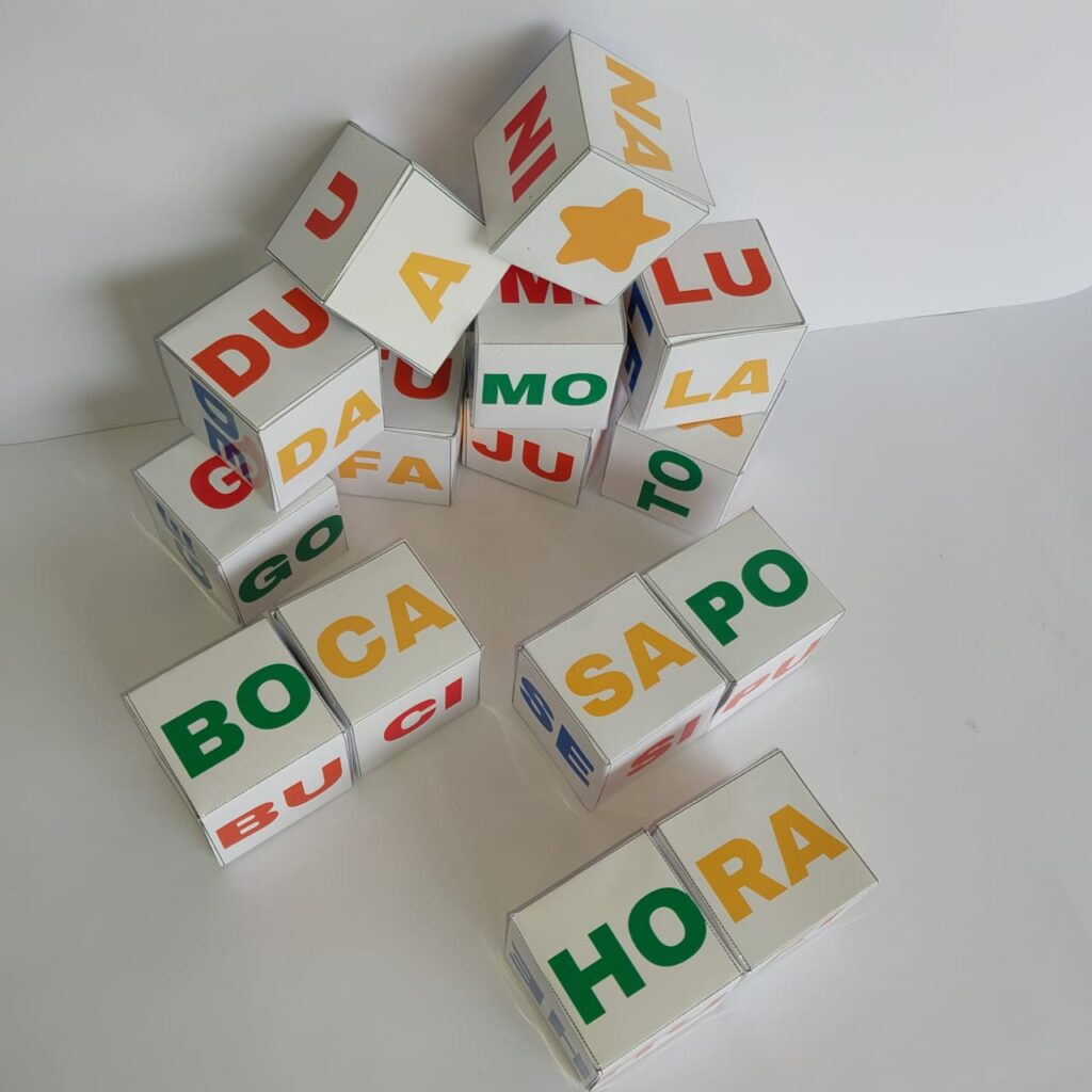 Dados Das Sílabas Simples Na Ponta Do Lápis